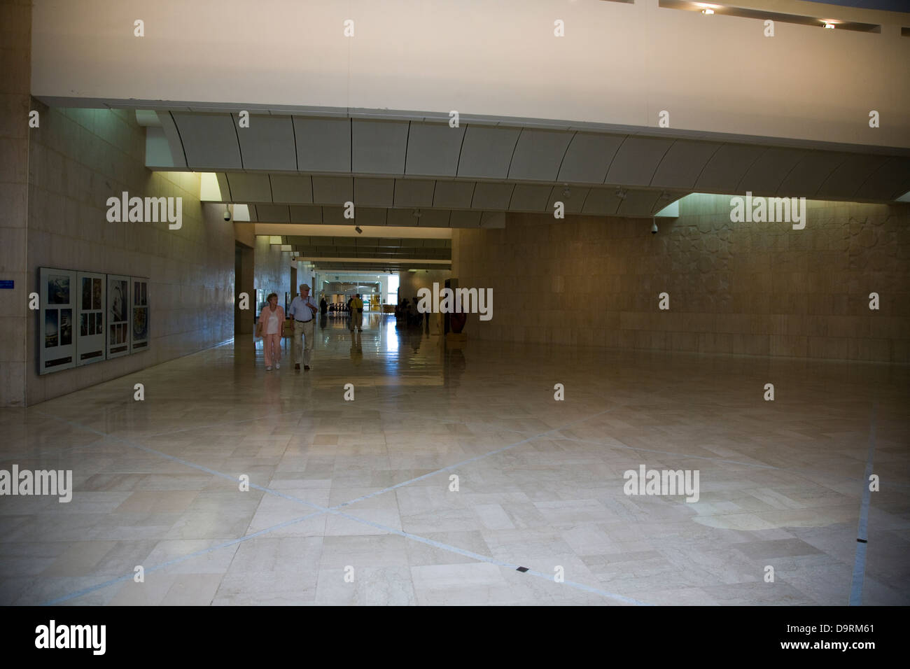 Interior bahrain national museum manama hi-res stock photography and ...