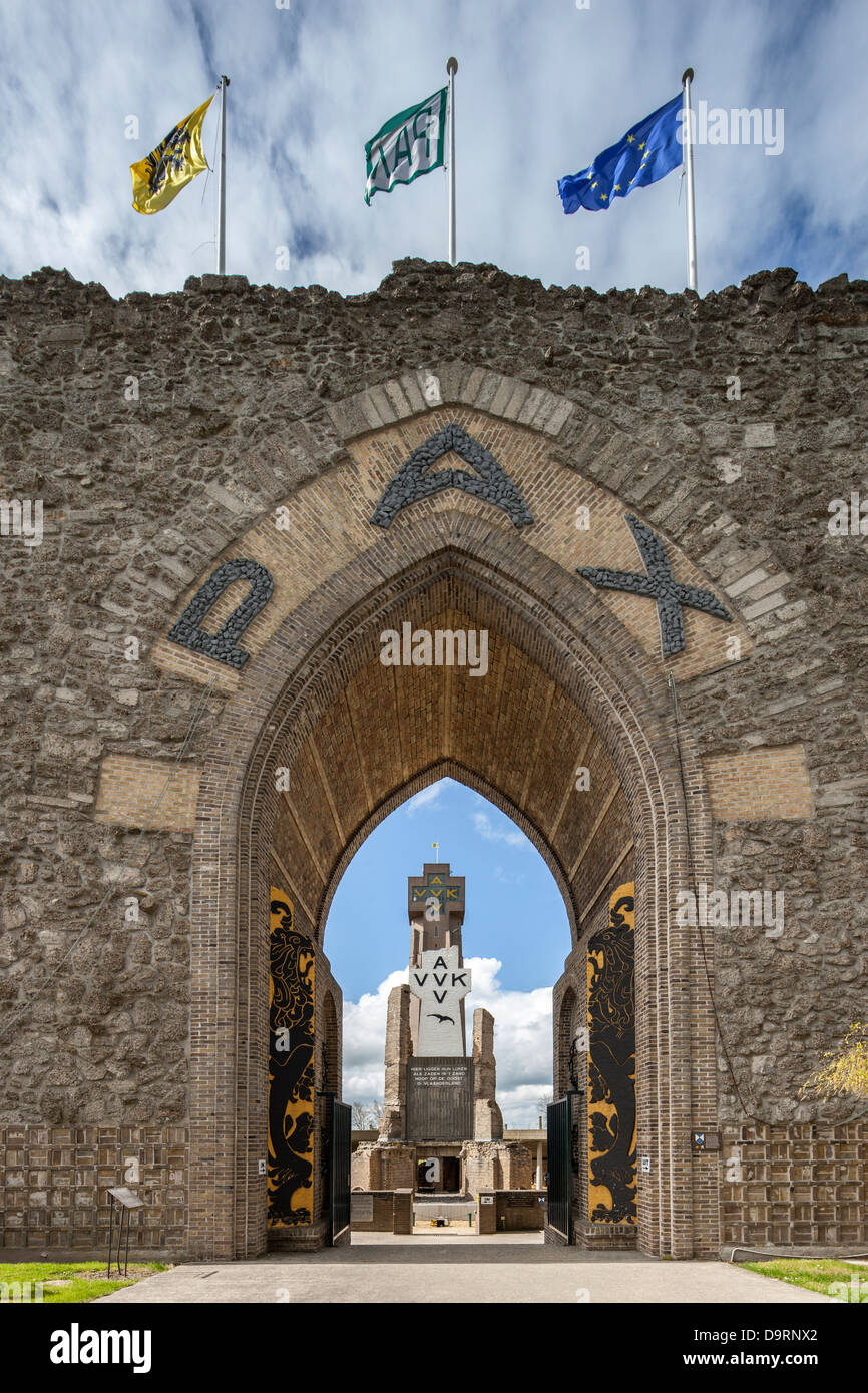 The WW1 Pax Gate of Peace and the Yser Tower / IJzertoren, Diksmuide ...