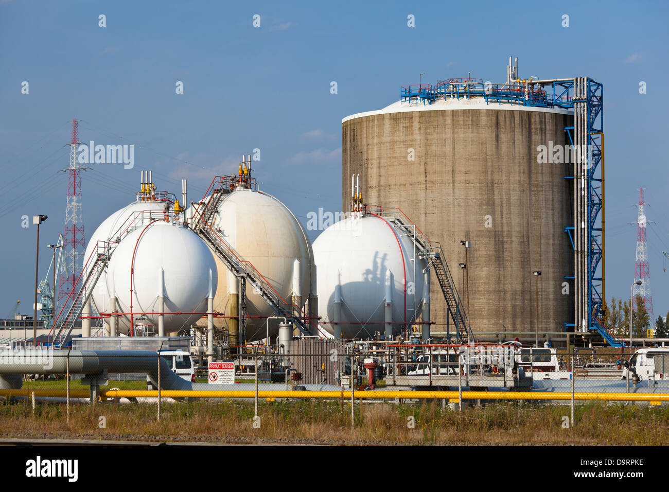 Liquid gas storage tanks in a refinery during daytime Stock Photo - Alamy