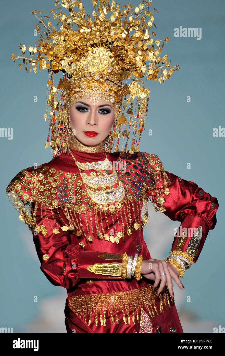 Songket malaysia hi-res stock photography and images - Alamy