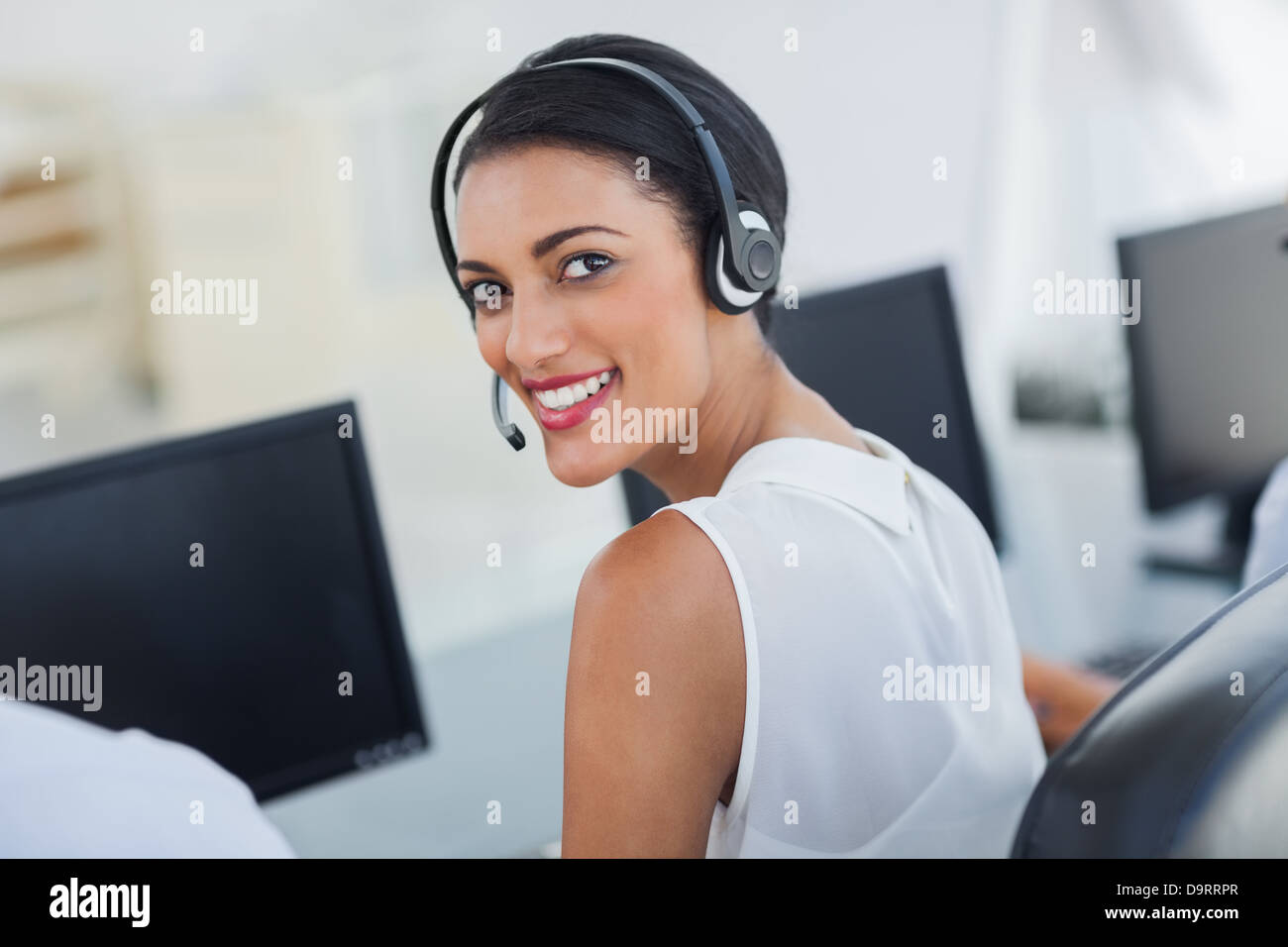 Looking over shoulder man computer hi-res stock photography and images ...