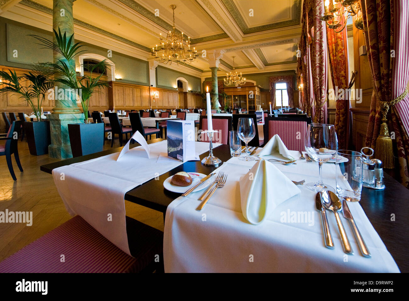 Queen victoria dinner room hi-res stock photography and images - Alamy