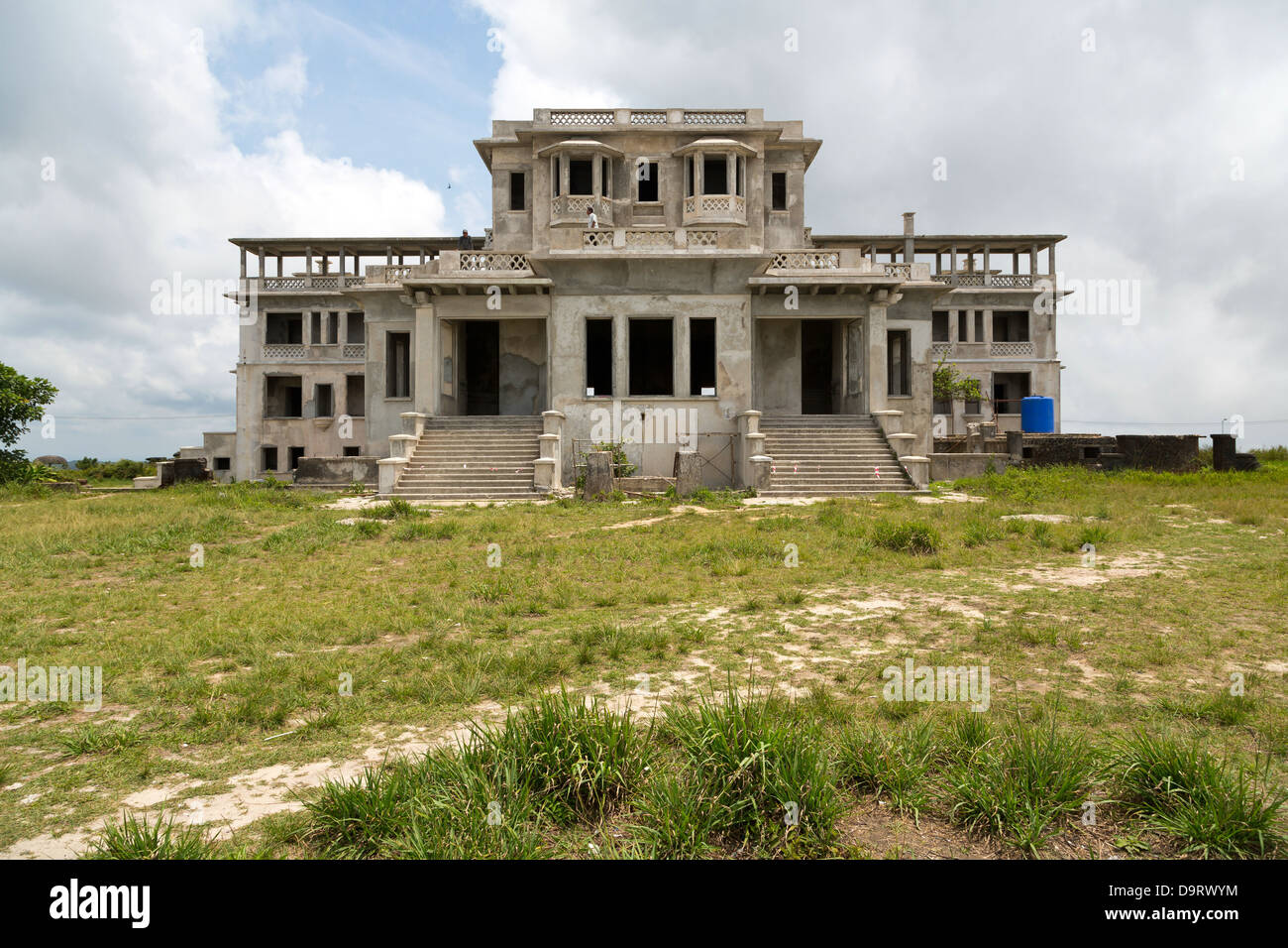 The French colonial Style Grand Bokor Palace Hotel & Casino on Bokor ...