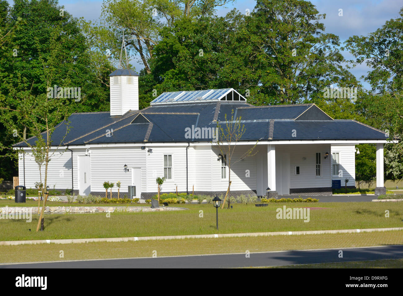 Crematorium exterior hi-res stock photography and images - Alamy