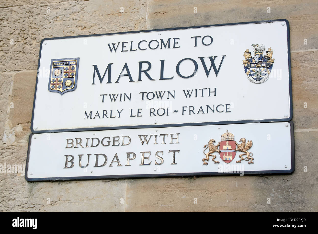 Tourism road sign hi-res stock photography and images - Alamy