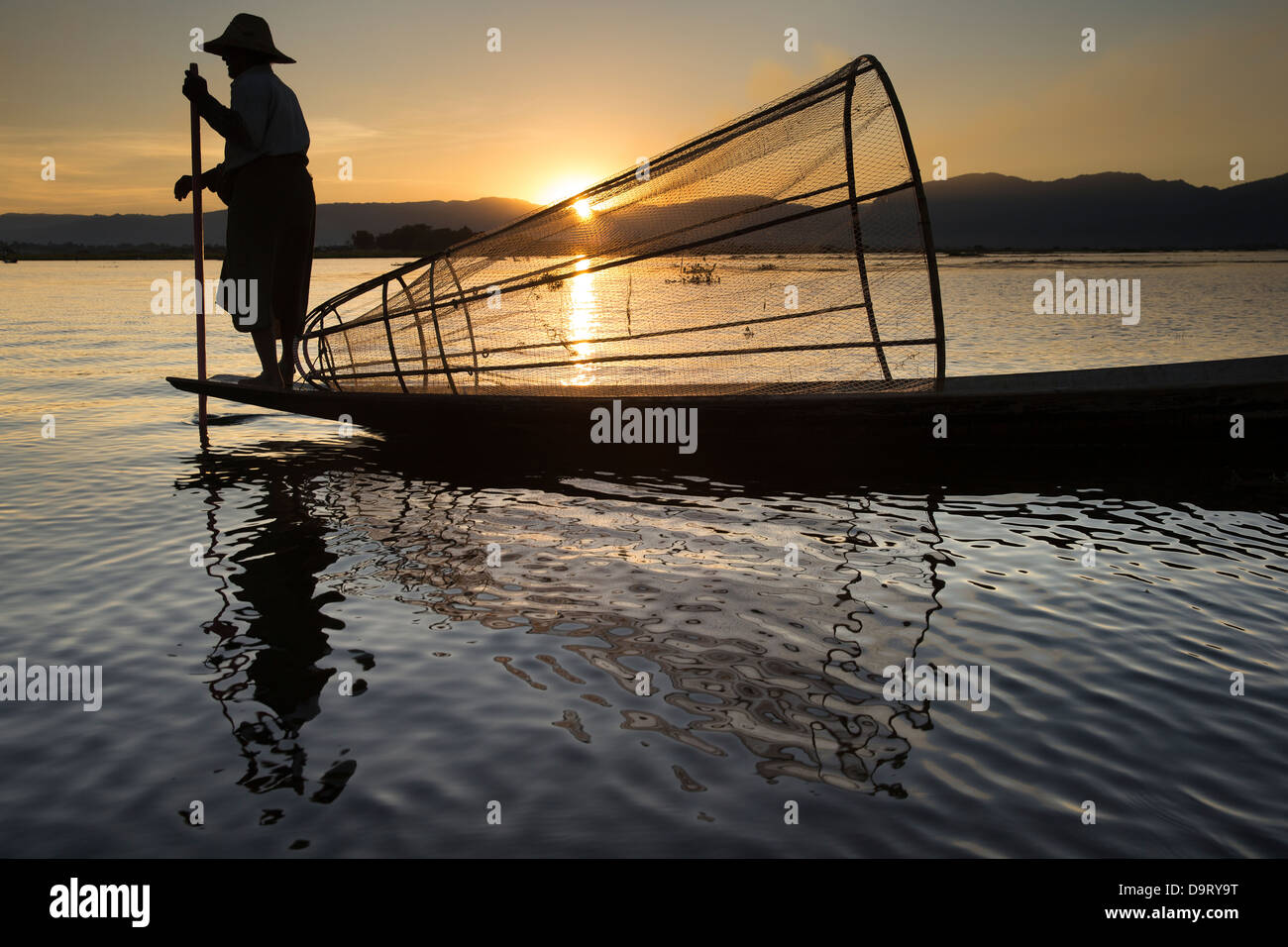Traditional inle lake fishing hi-res stock photography and images - Alamy