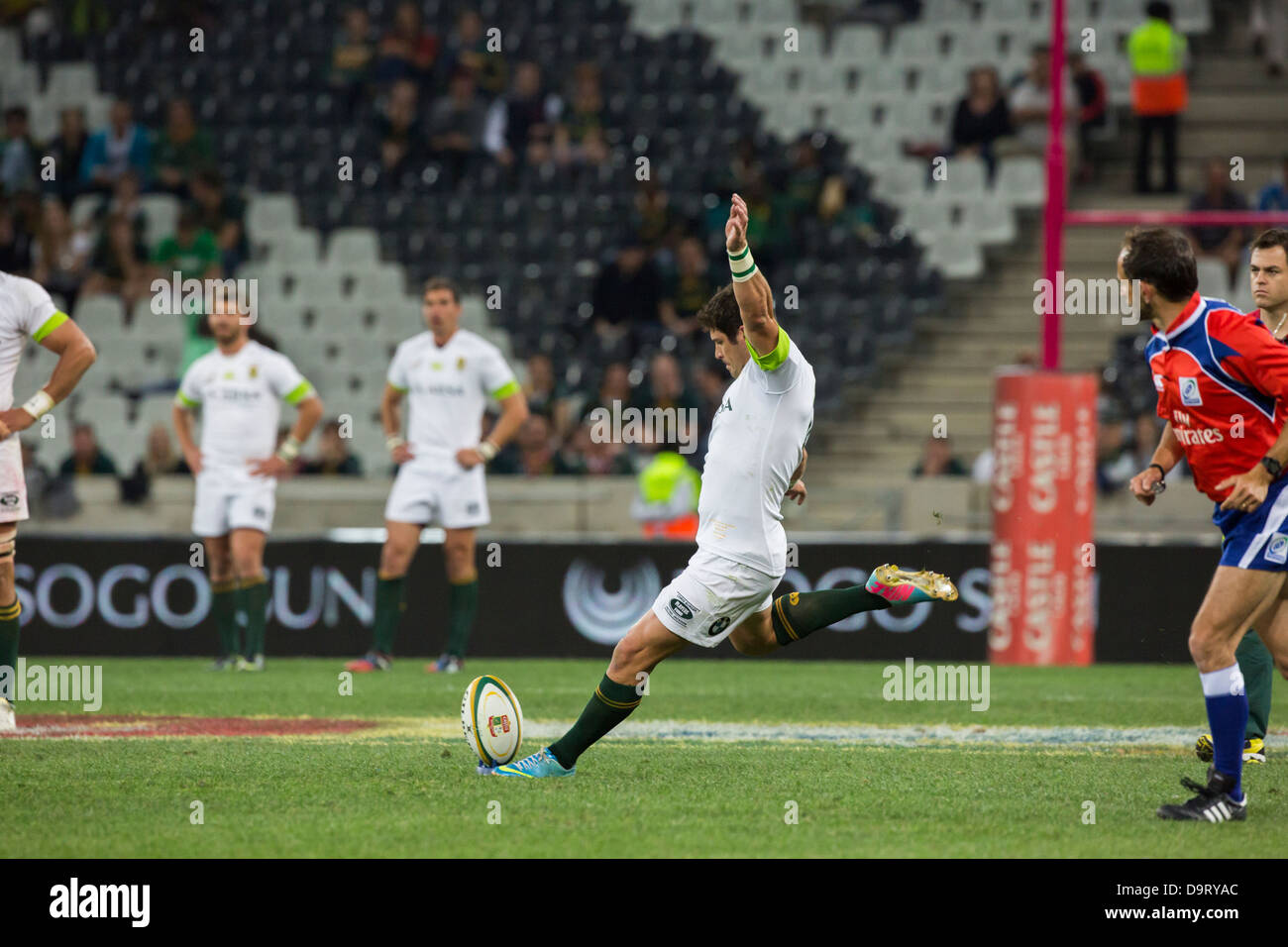 Rugby action kicking hi-res stock photography and images - Alamy