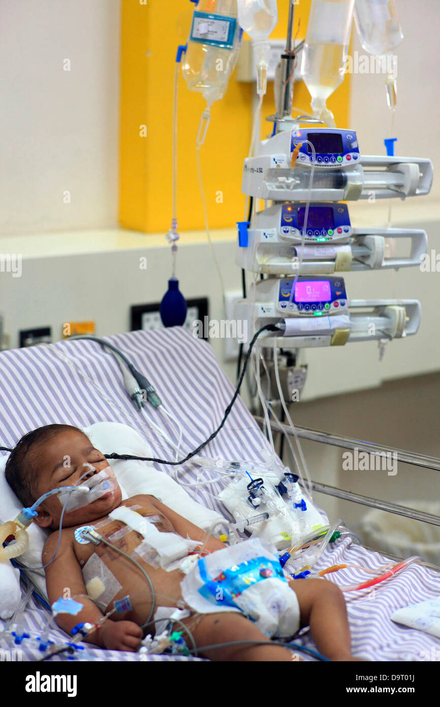 Pediatric icu hi-res stock photography and images - Alamy