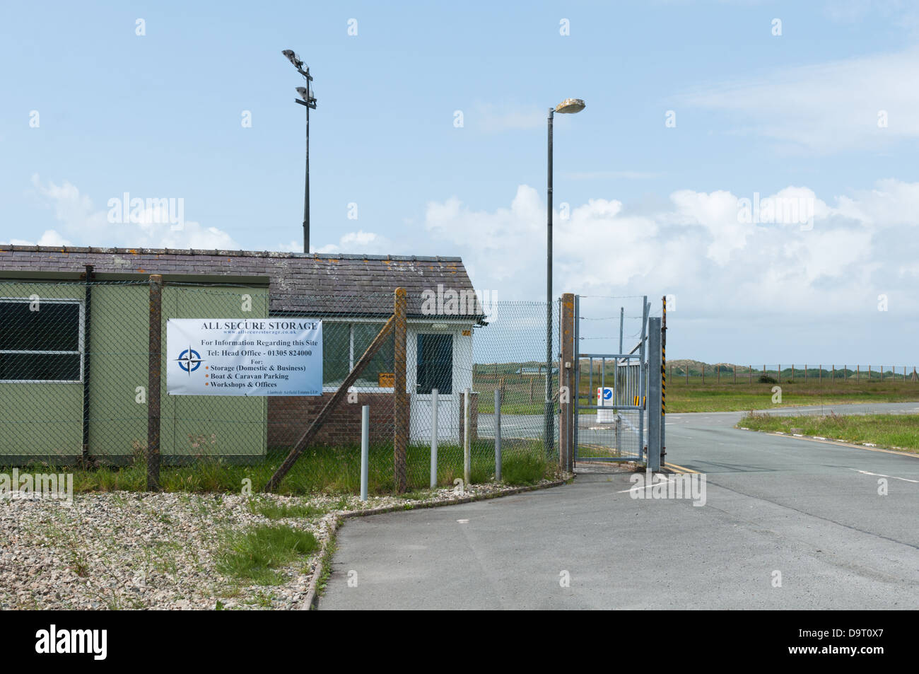 Airfield house hi-res stock photography and images - Alamy