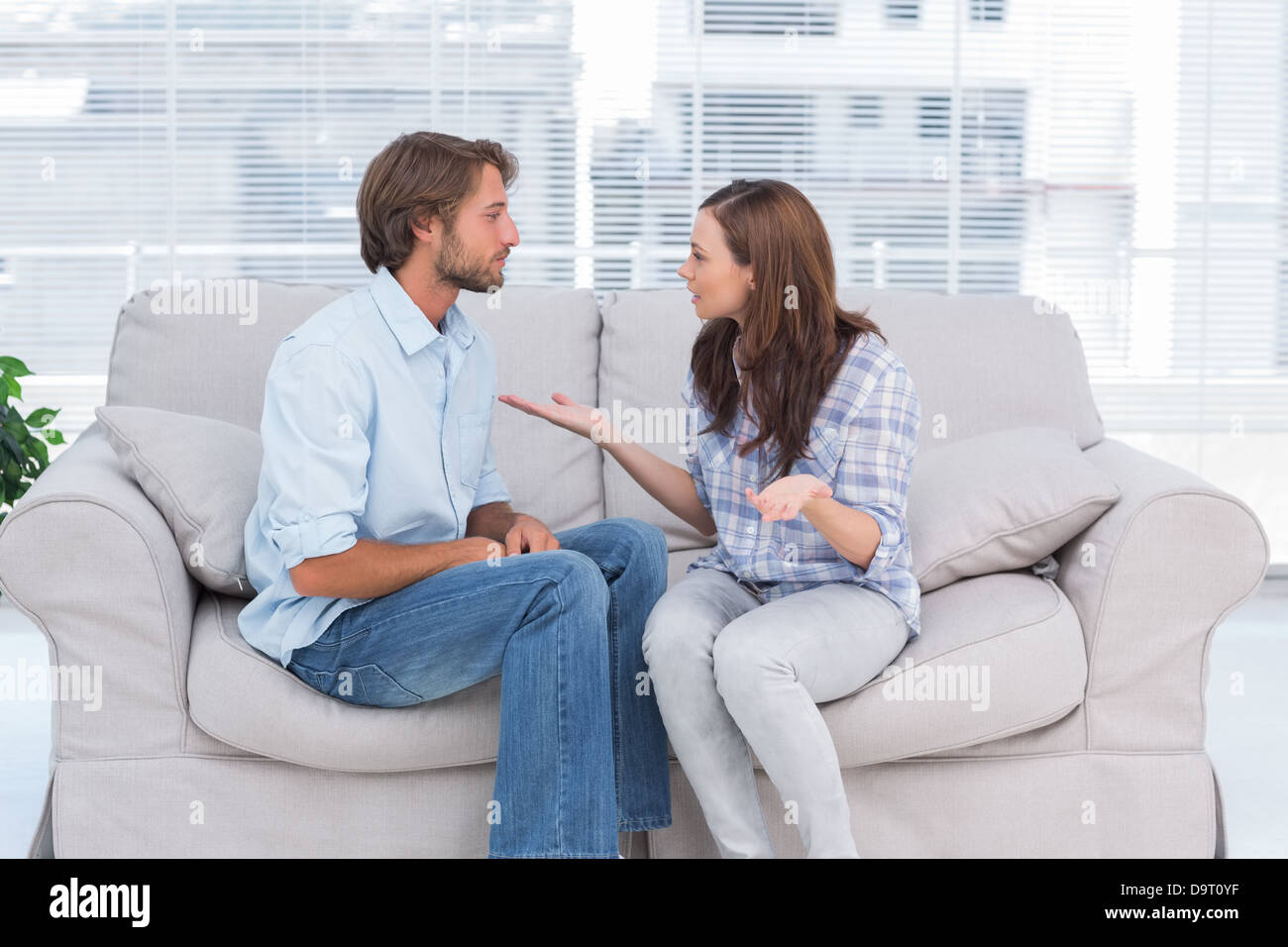 Young couple arguing Stock Photo - Alamy