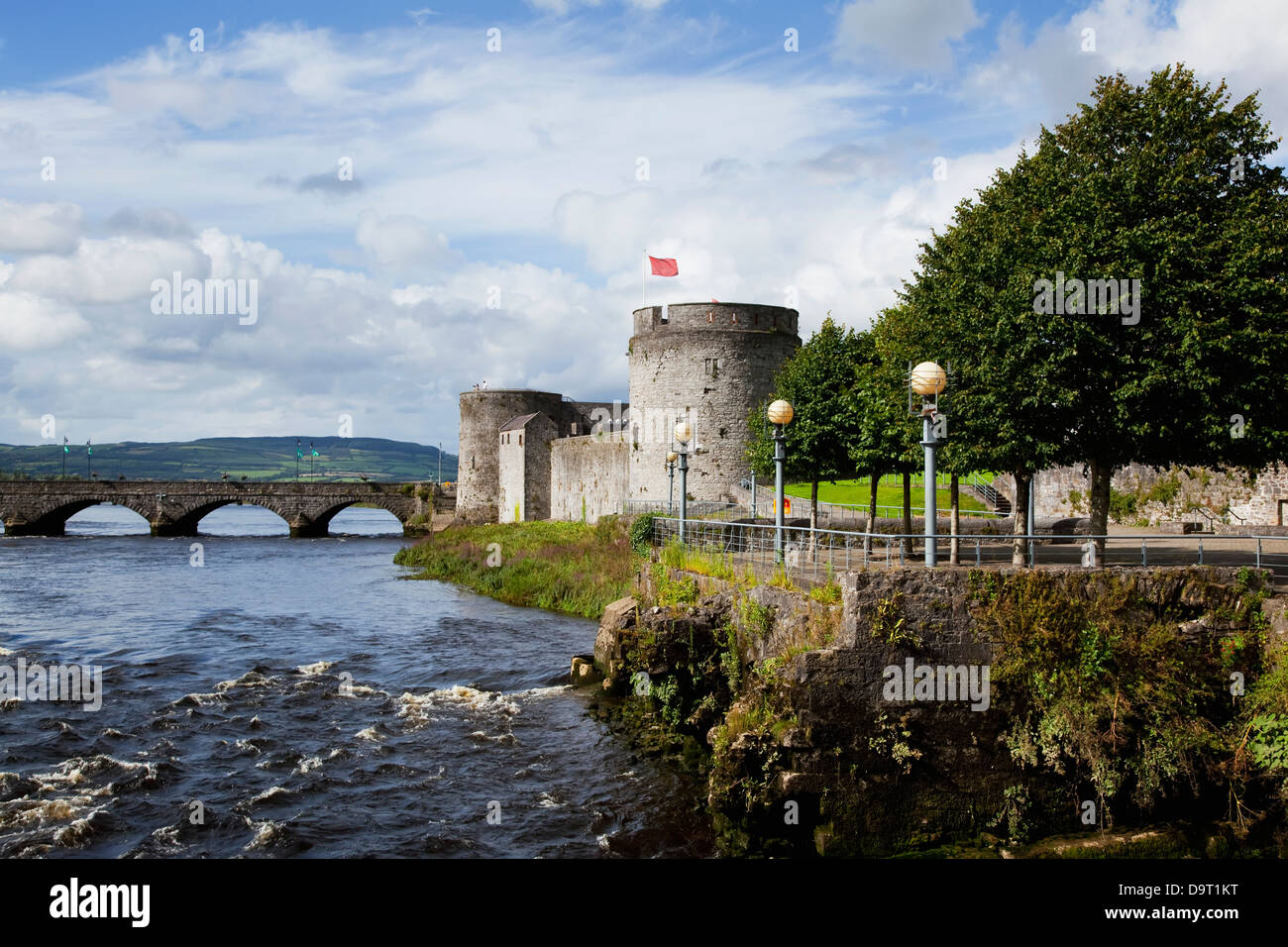 River shannon with king john's castle;Limerick Stock Photo - Alamy