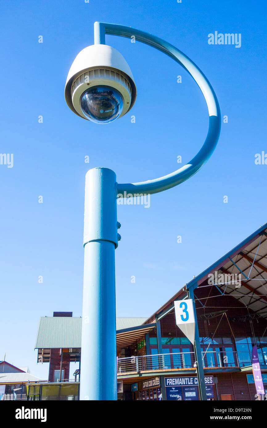 Curve street light hi-res stock photography and images - Alamy