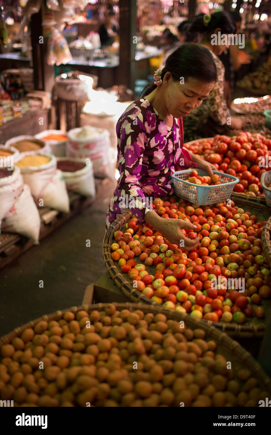 the market at Pyin Oo Lwin, Shan Highland, Myanmar (Burma Stock Photo ...