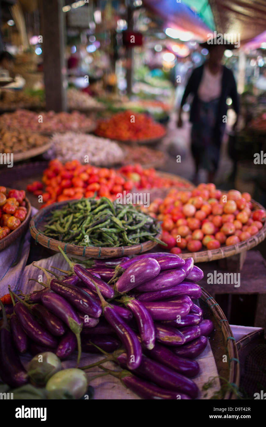 the market at Pyin Oo Lwin, Shan Highland, Myanmar (Burma Stock Photo ...