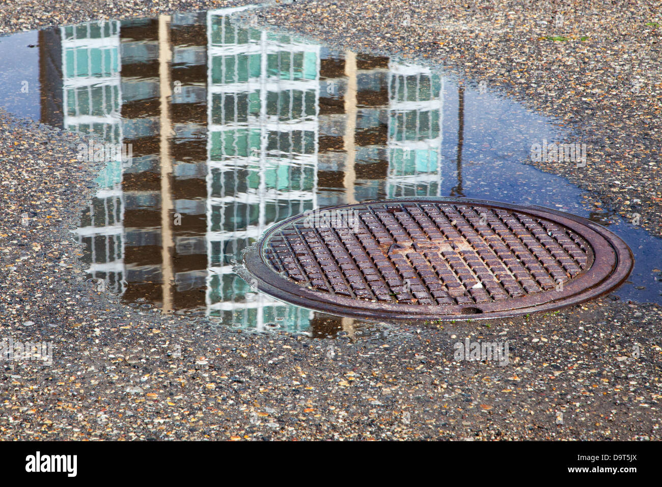 Wet manhole High Resolution Stock Photography and Images - Alamy