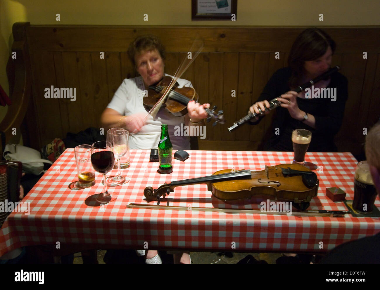 Irish music tradition hi-res stock photography and images - Alamy