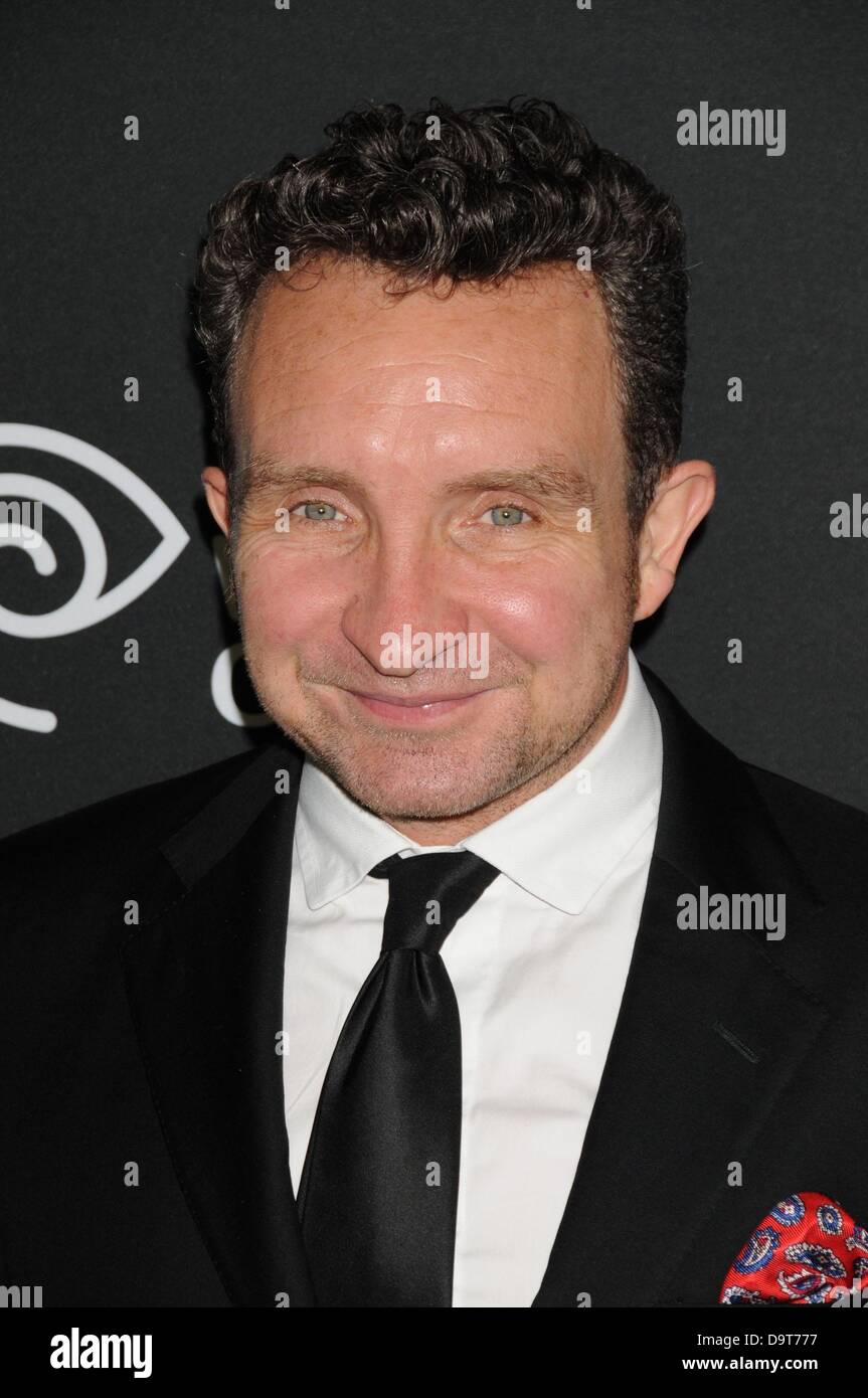 Eddie marsan ray donovan hi-res stock photography and images - Alamy