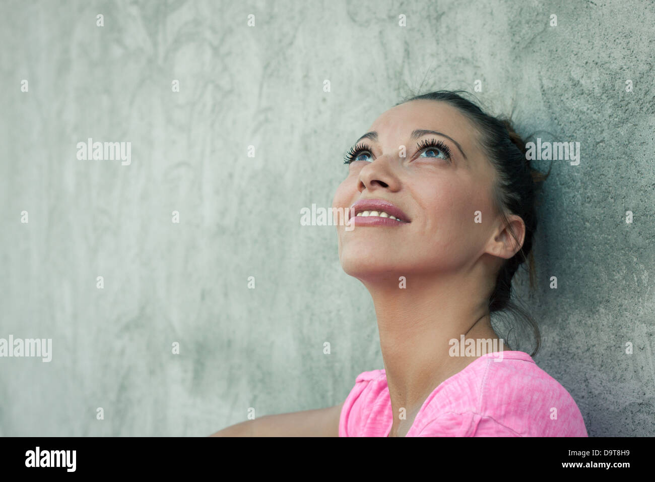 Portrait of a beautiful girl with casual look Stock Photo - Alamy