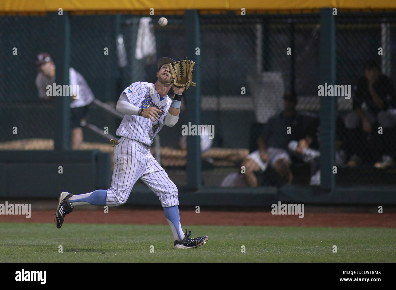 Top 25 ncaa baseball hi-res stock photography and images - Alamy