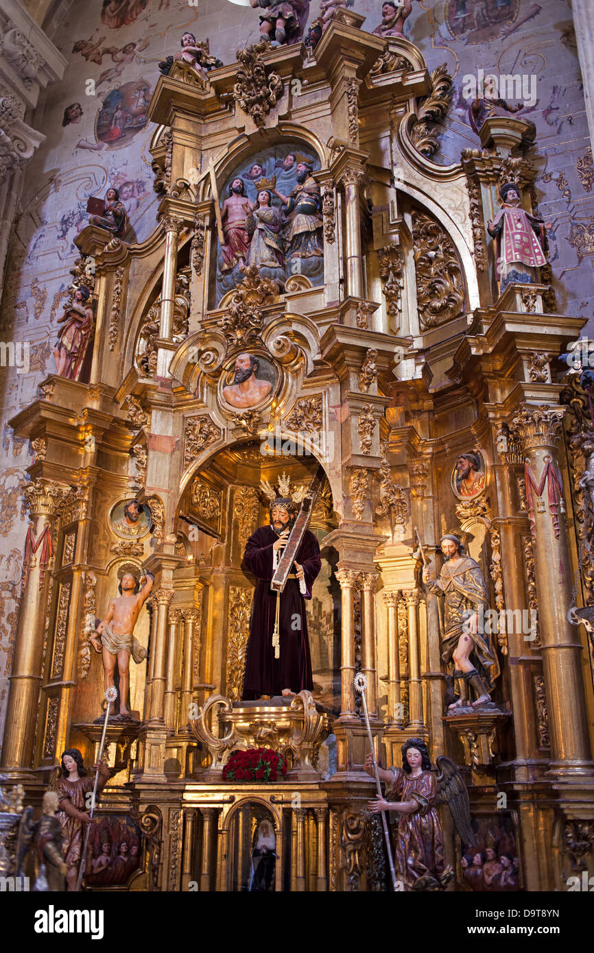 Sculpture of christ carrying the cross hi-res stock photography and ...