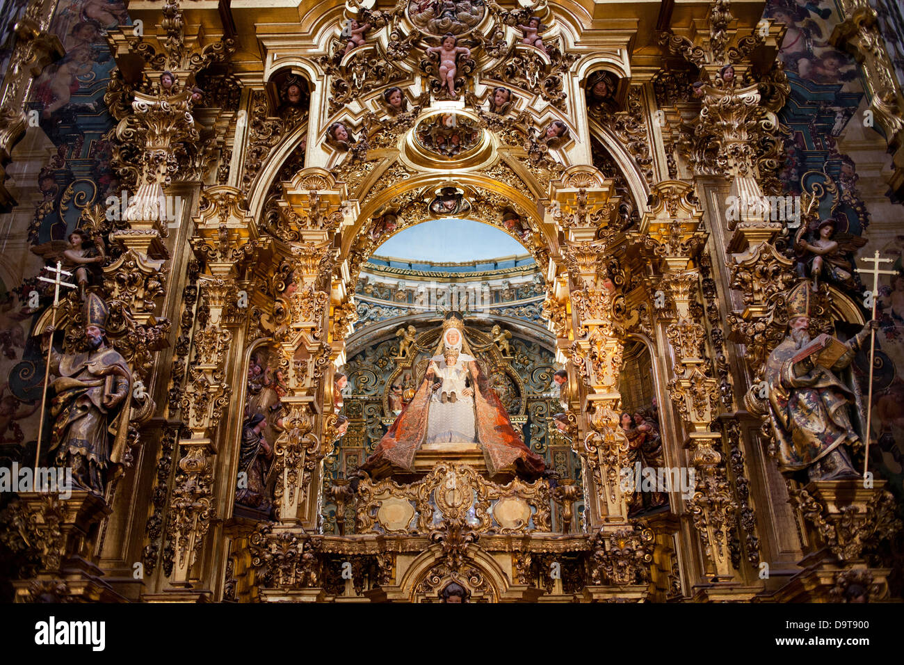 Cathedral of st mary of the see of seville hi-res stock photography and ...