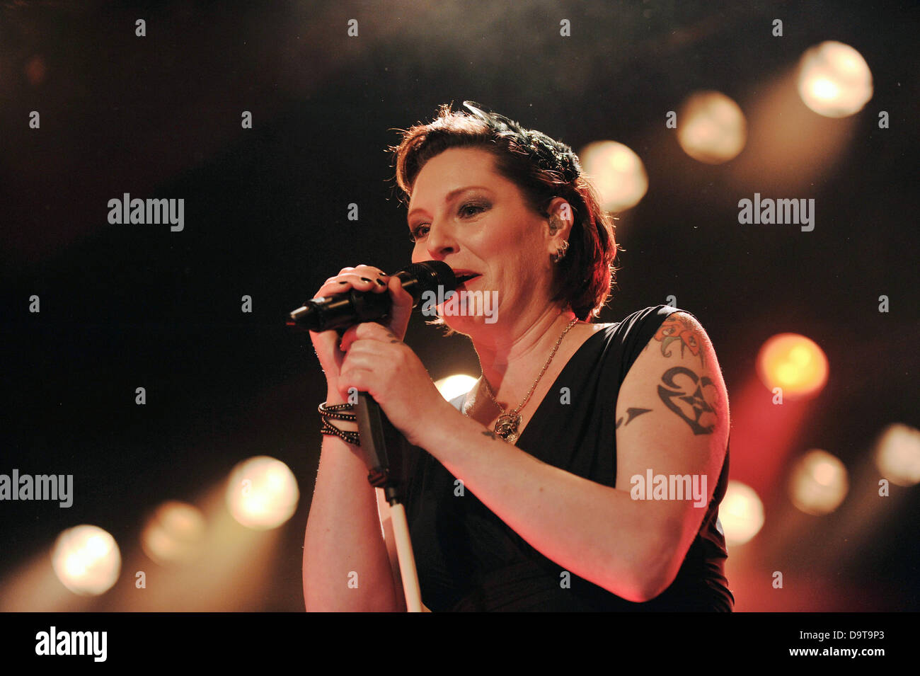 Former Rosenstolz singer Ana gives a concert with her new band Gleis 8 ...
