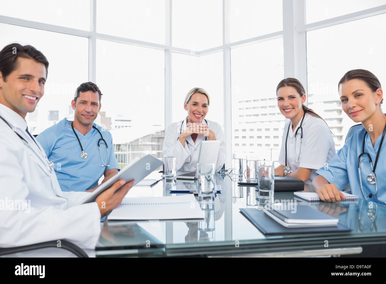 Medical team meeting hi-res stock photography and images - Alamy