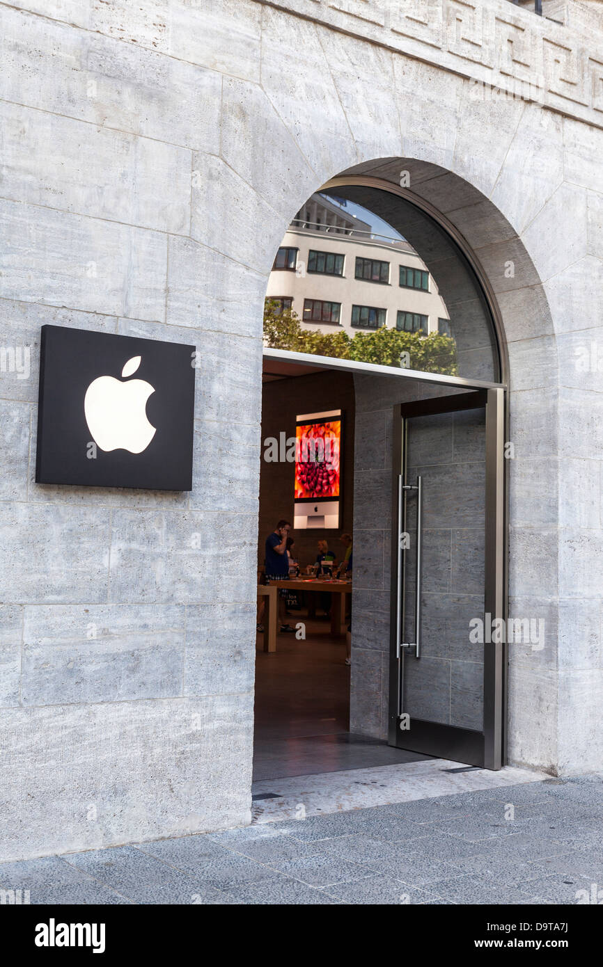 Apple store berlin hi-res stock photography and images - Alamy