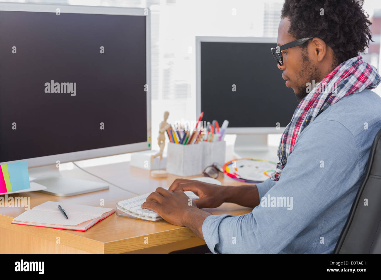 Business worker computer hi-res stock photography and images - Alamy