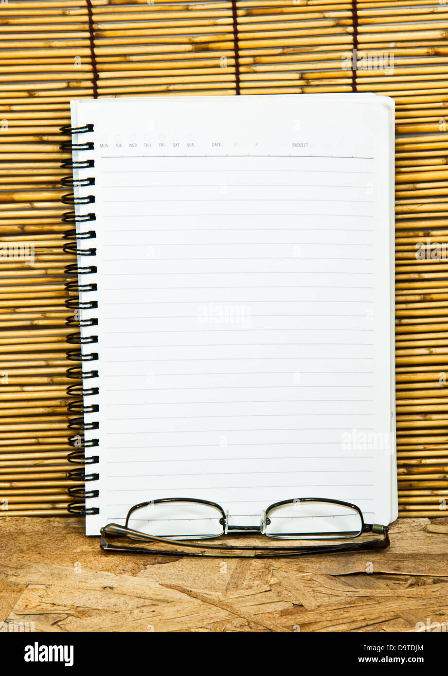 Bamboo paper texture hi-res stock photography and images - Alamy