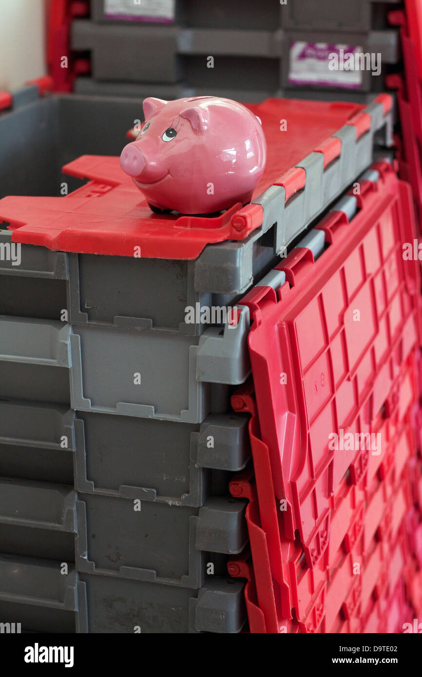 Pink crates hi-res stock photography and images - Alamy