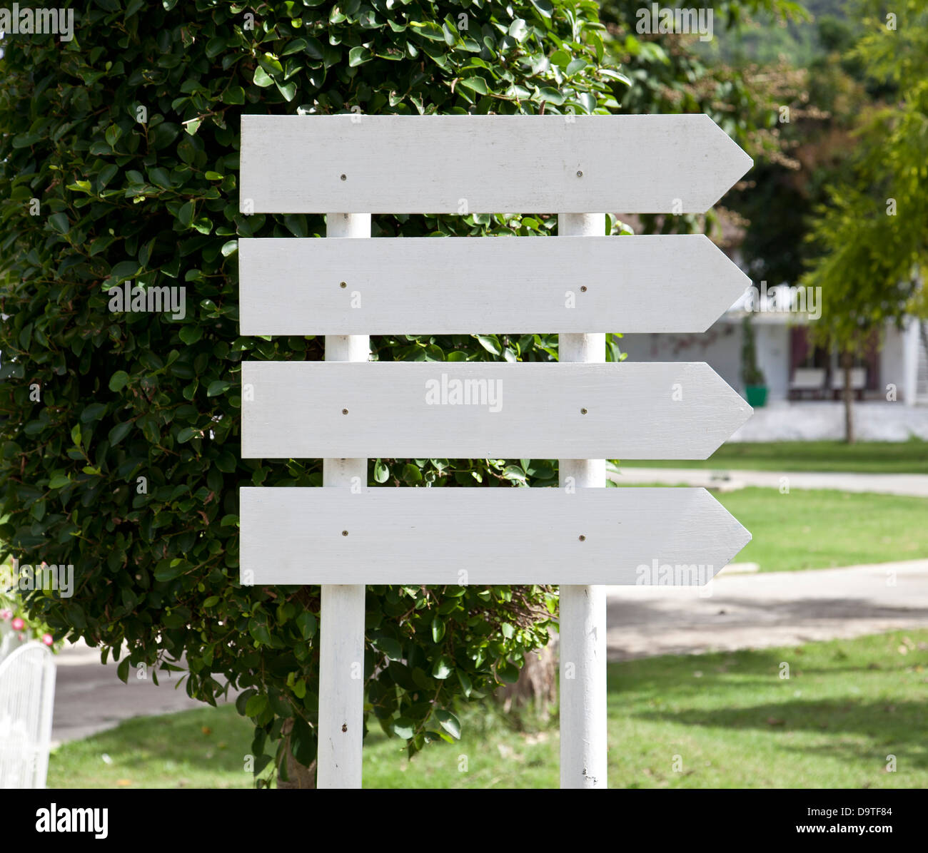 Wooden picket sign hi-res stock photography and images - Alamy