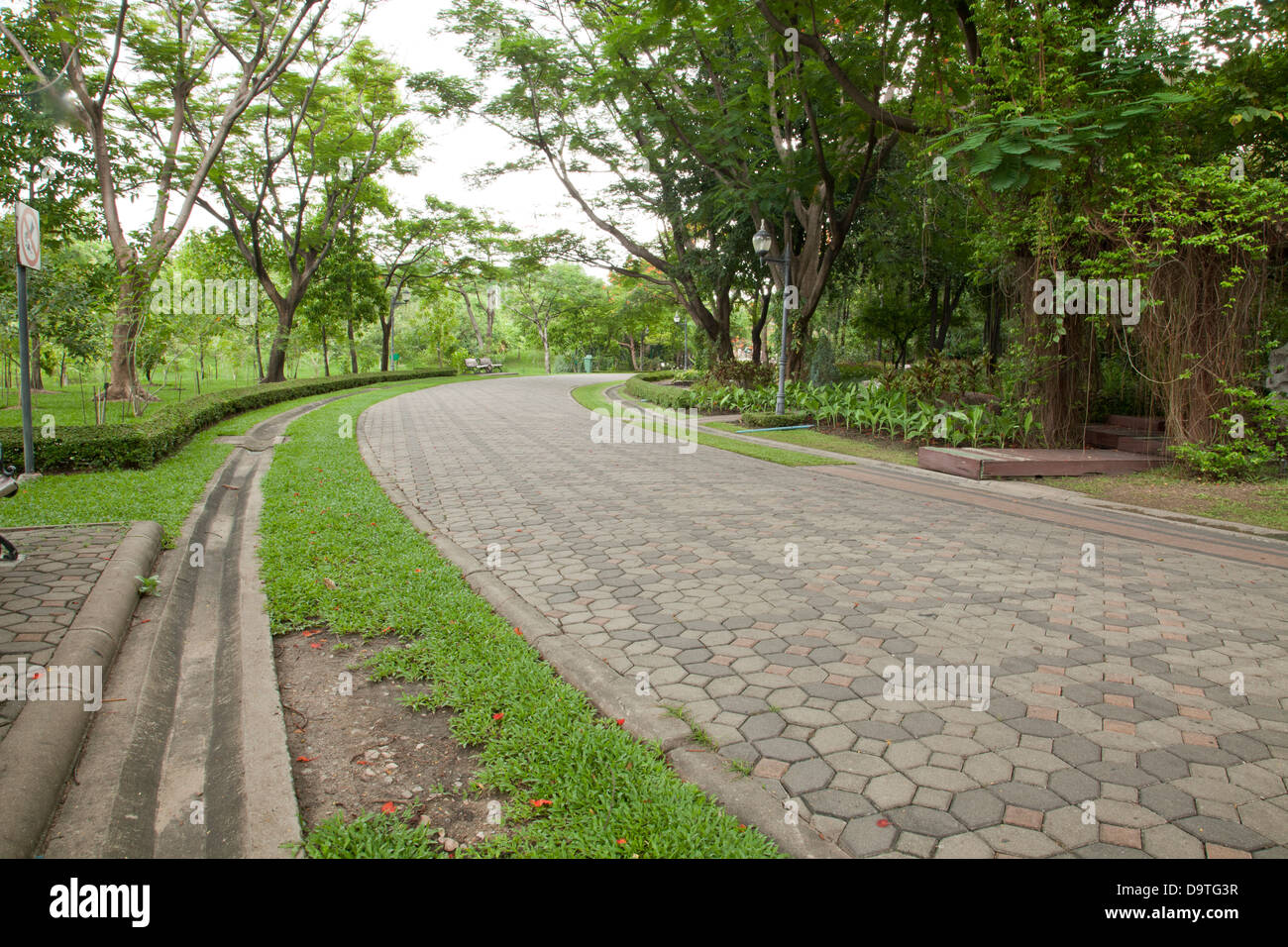 Landscaped route hi-res stock photography and images - Alamy