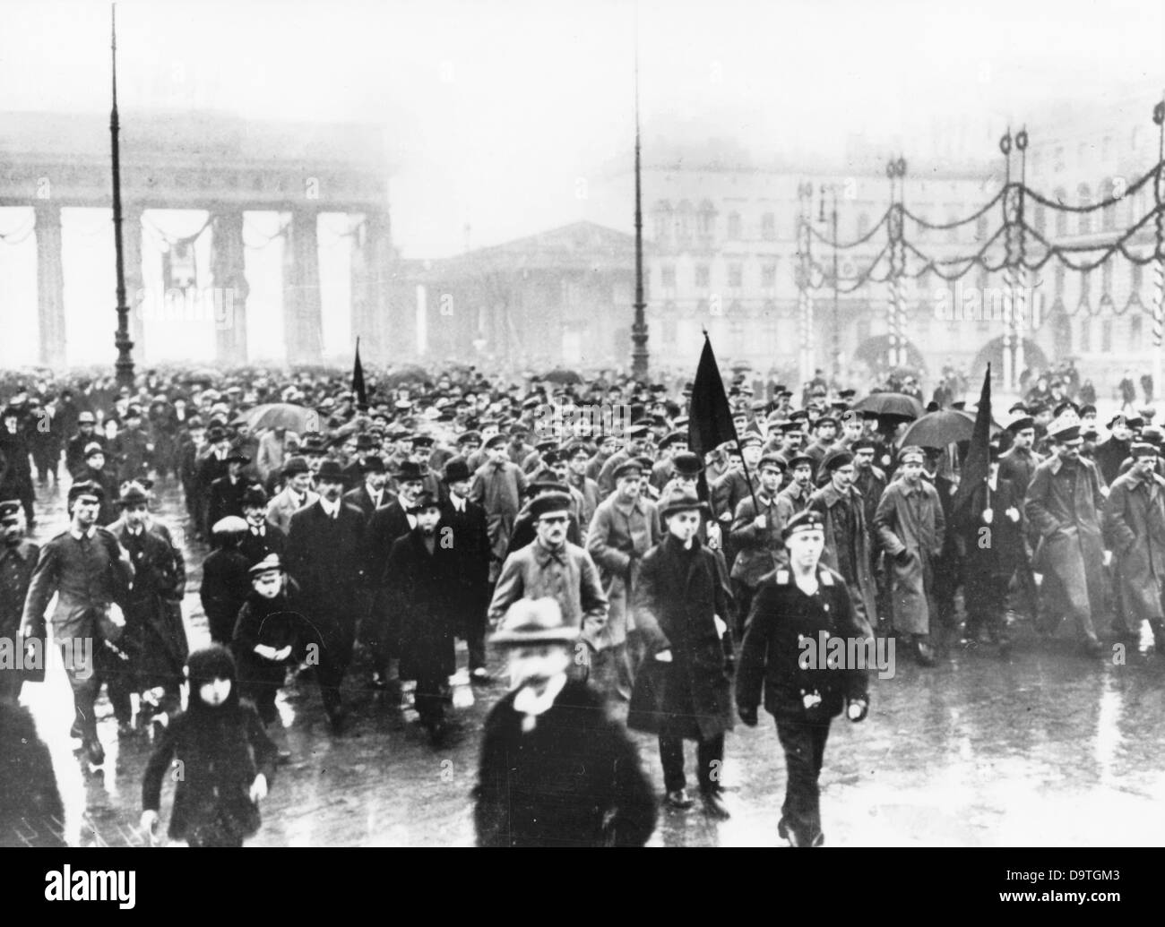 Novemberrevolution hi-res stock photography and images - Alamy