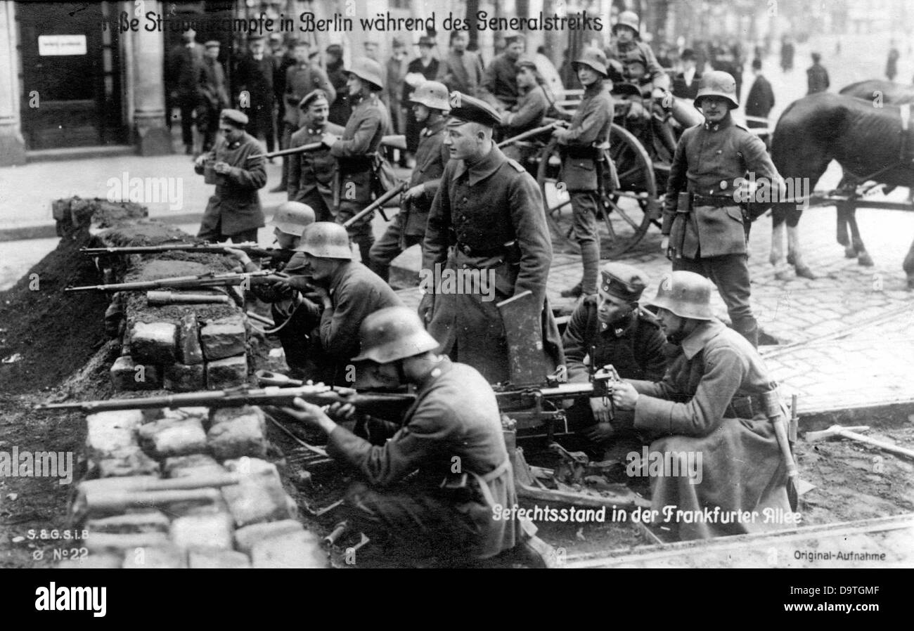German Revolution 1918/1919: A combat post is pictured in Frankfurter ...