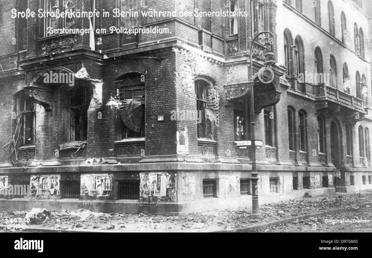 German Revolution 1918/1919: View of the destruction of the police ...