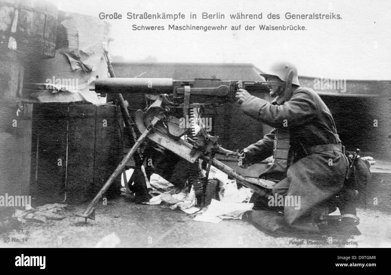 German Revolution 1918/1919: Heavy artillery is pictured on the ...