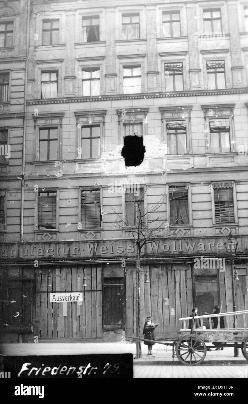 German Revolution 1918/1919: View of a partially destroyed house in ...