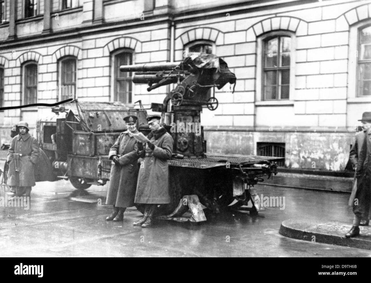 German Revolution 1918/1919: Government troops are pictured with ...