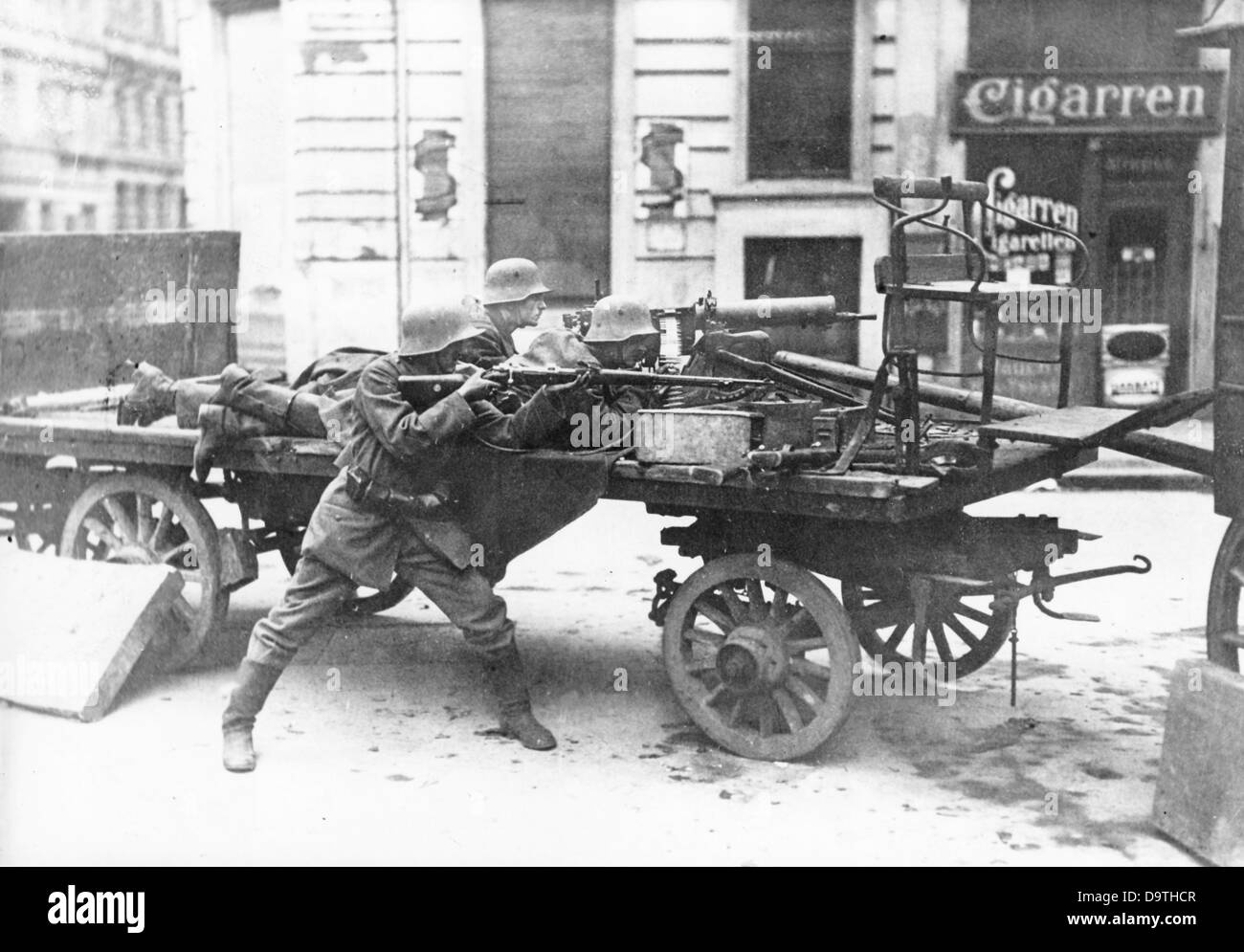 German Revolution 1918/1919: Government troops are pictured in the ...