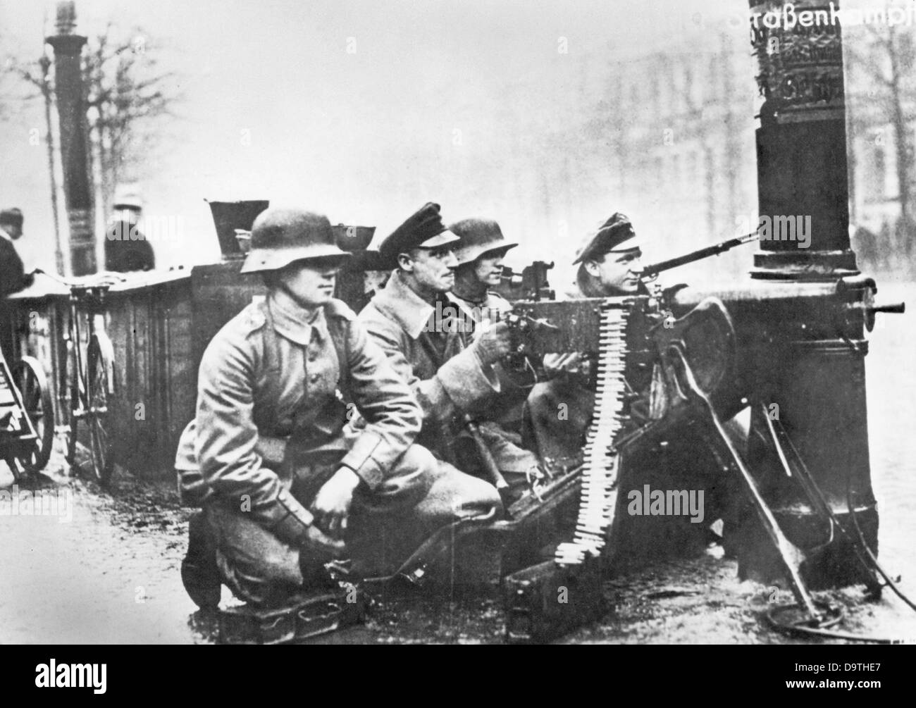 German Revolution 1918/1919: Government troops are pictured with ...