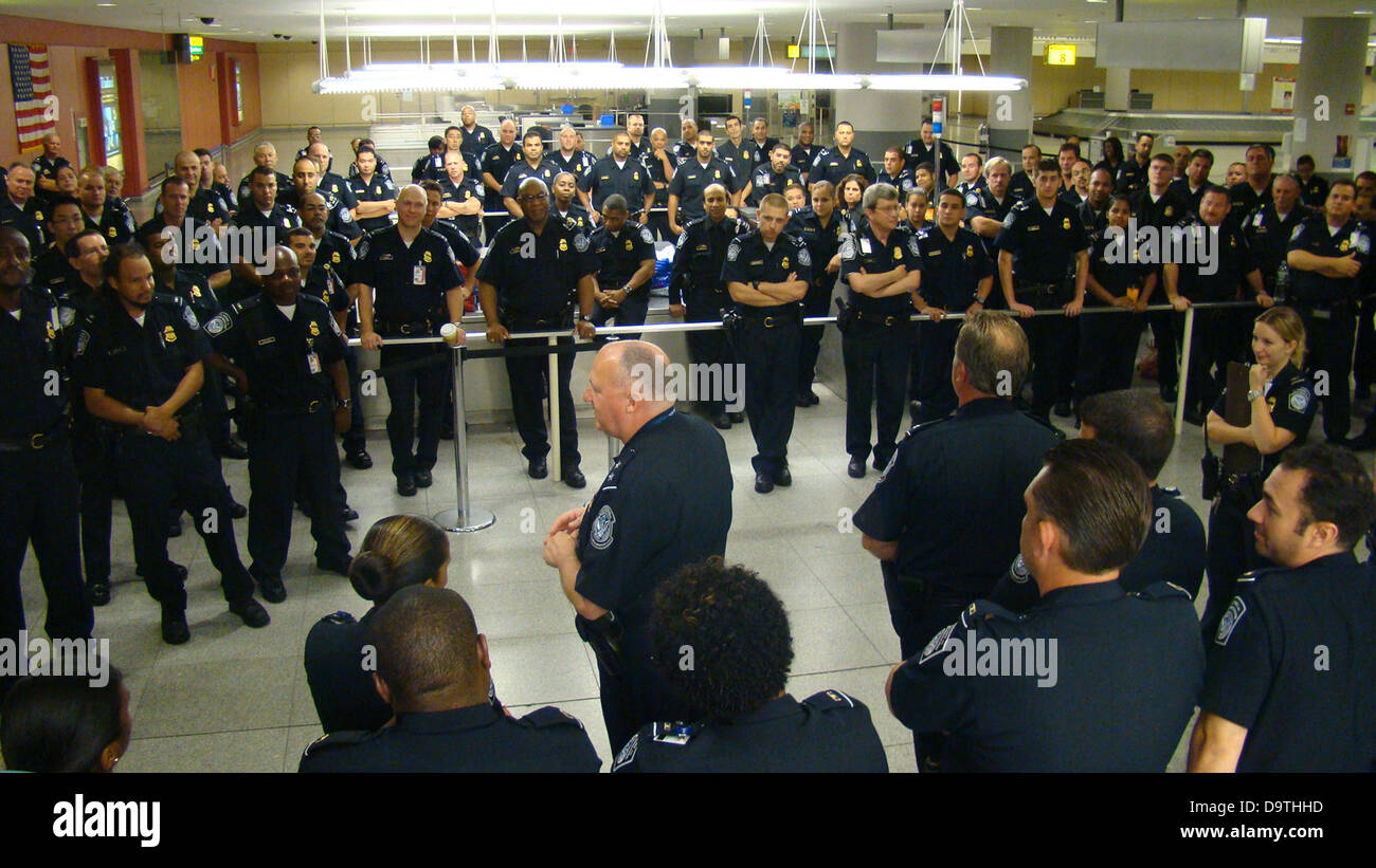 Hurricane relief efforts hi-res stock photography and images - Alamy