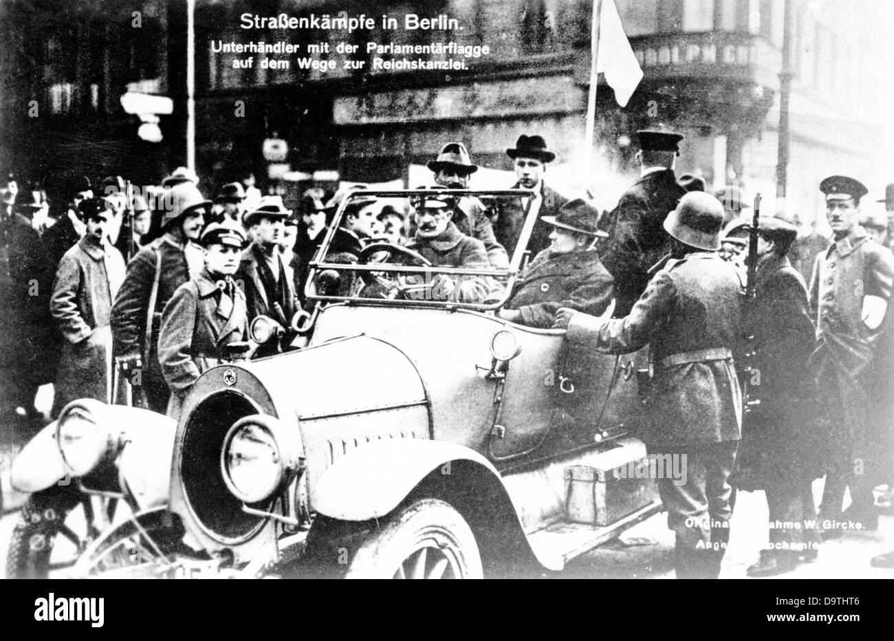 German Revolution 1918/1919: Negotiators with the flag of the ...