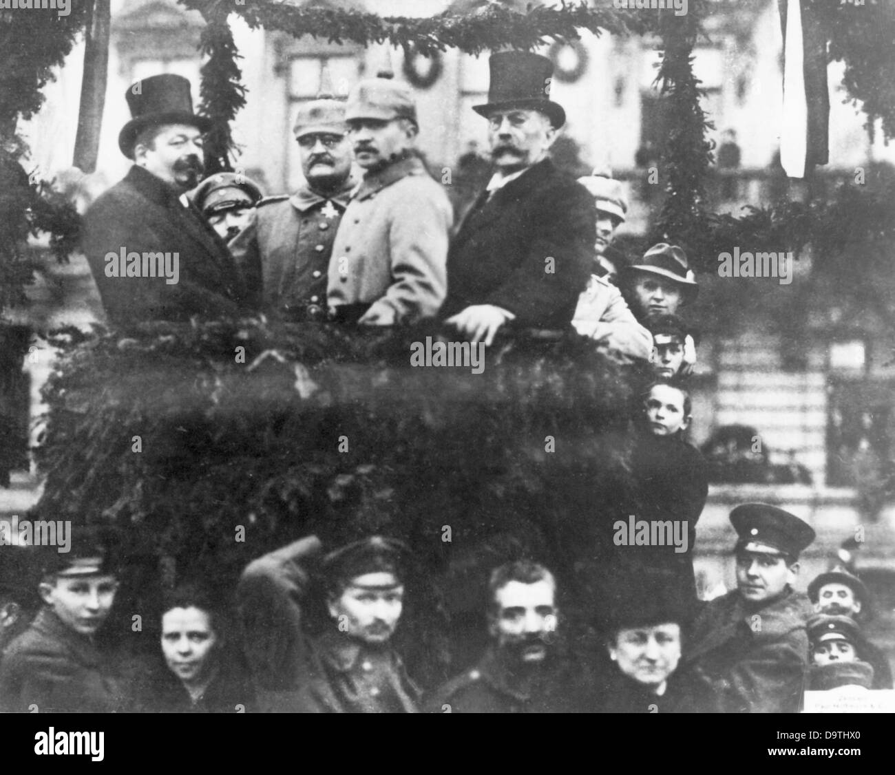Reception of German troops from the front at Pariser Platz in Berlin ...