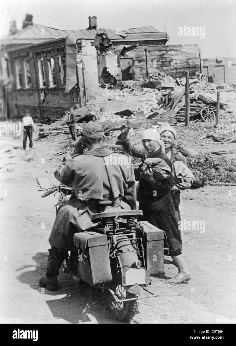 Women army propaganda Black and White Stock Photos & Images - Alamy