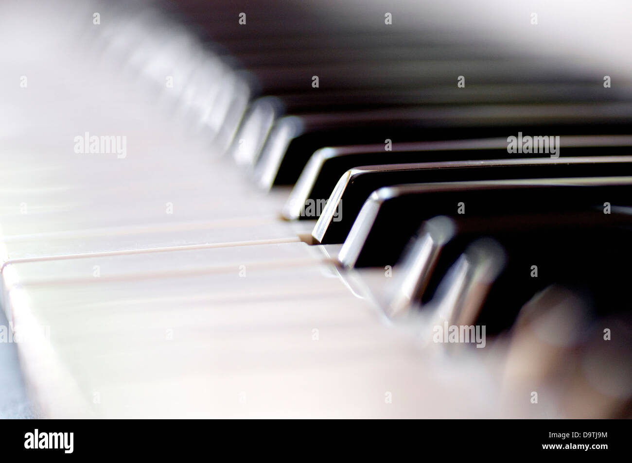 88 keys hi-res stock photography and images - Alamy