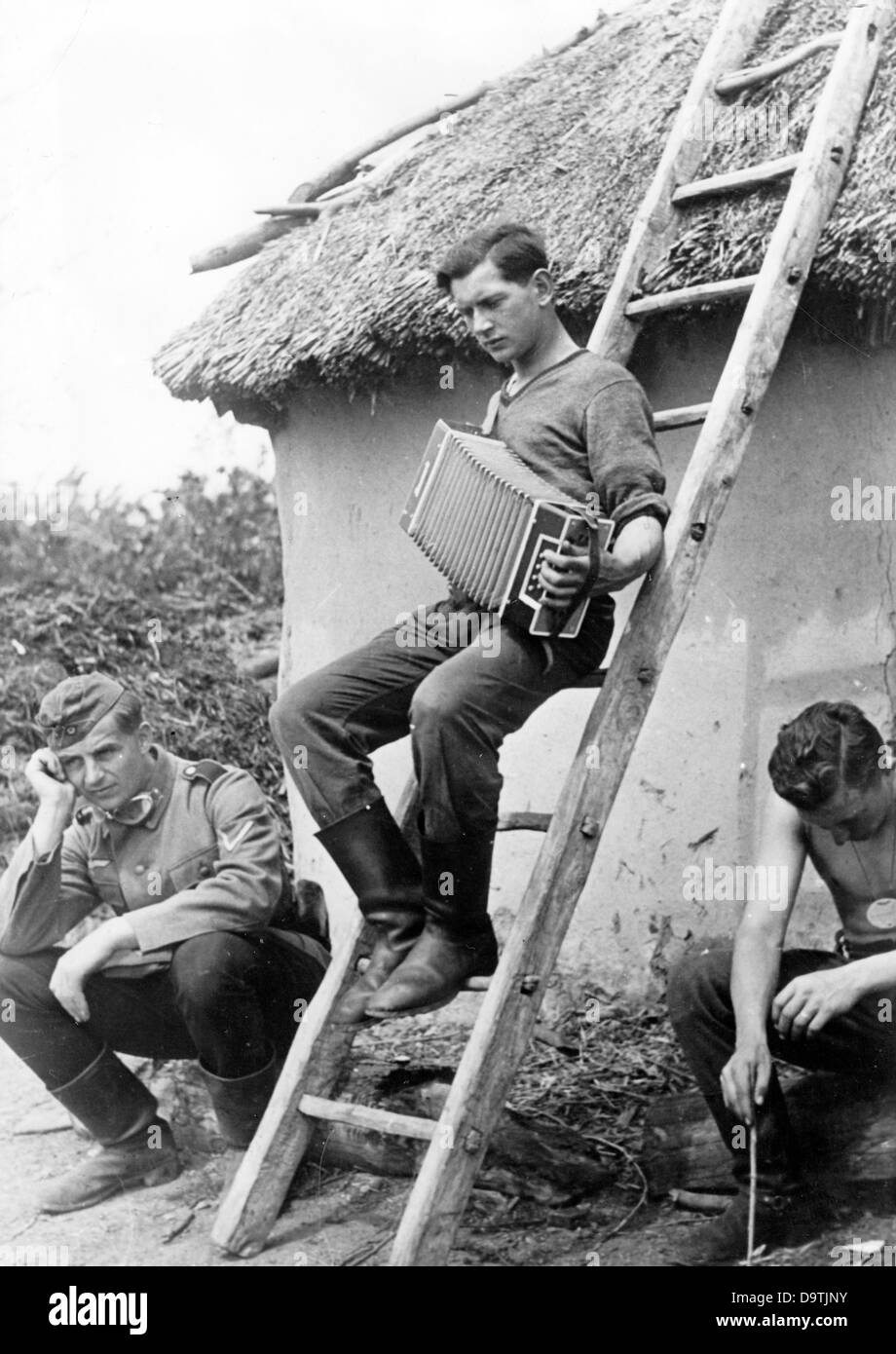 Operation barbarossa 1941 soldier hi-res stock photography and images ...