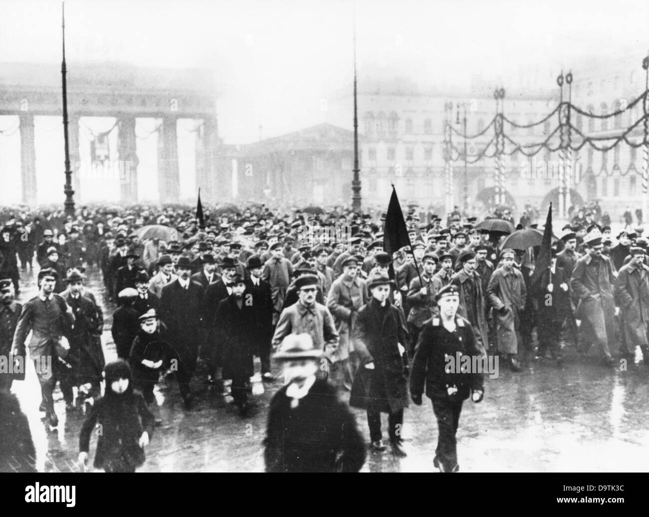 Berlin demonstration 1918 hi-res stock photography and images - Alamy