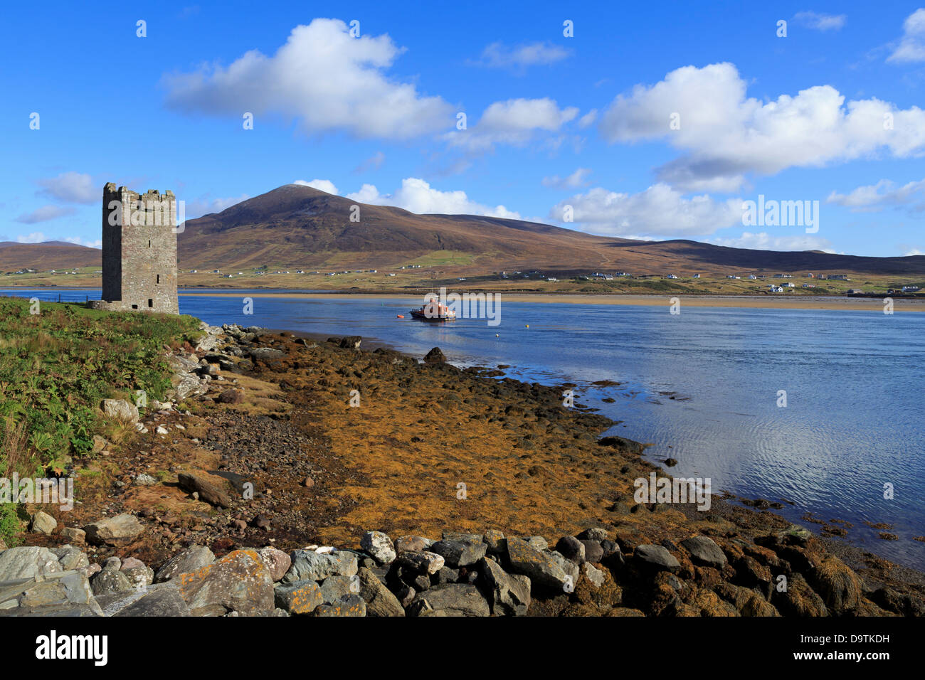 Ireland, Connaught, County Mayo, Achill island, Kildownet castle Stock ...