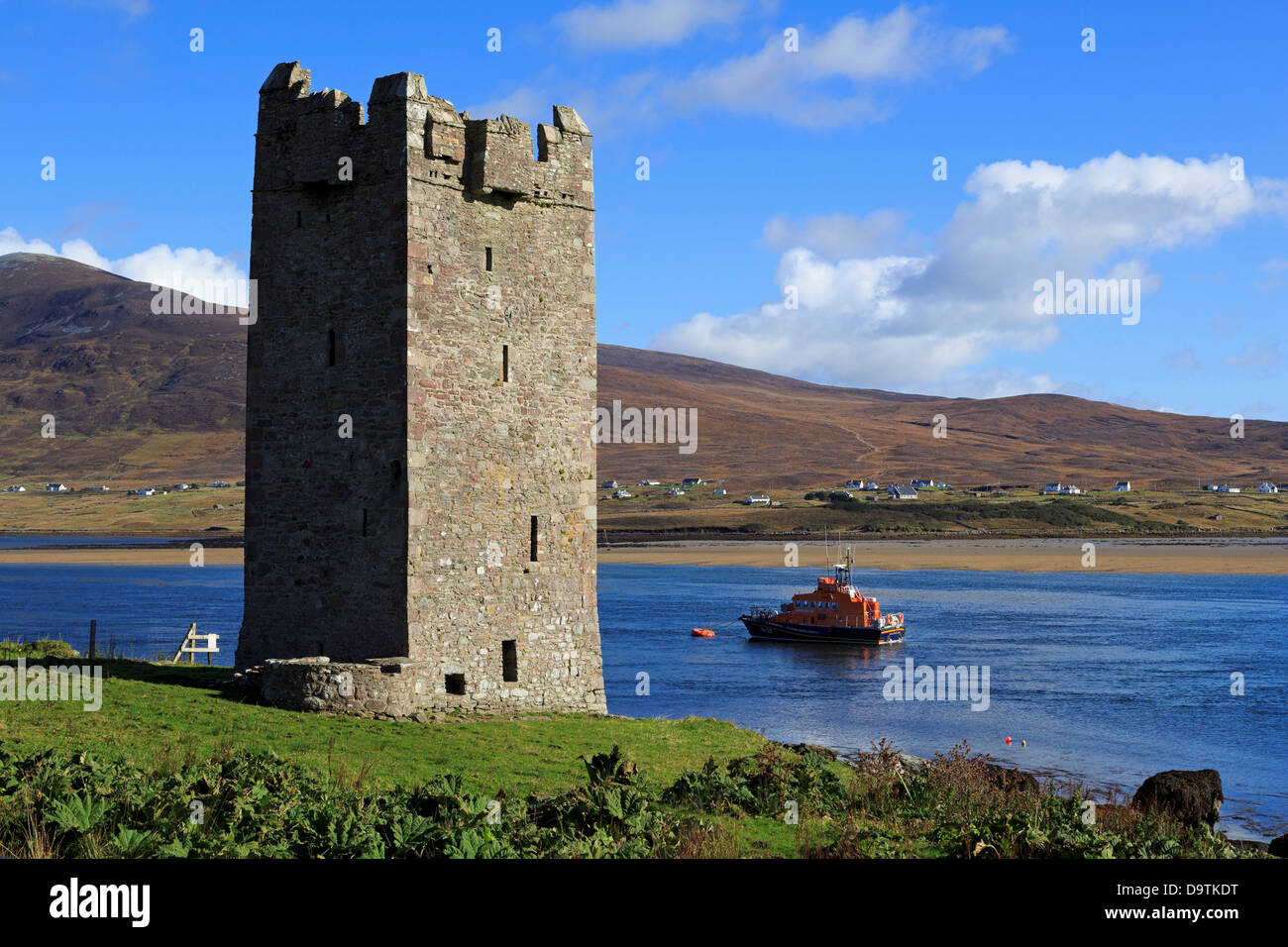 Ireland, Connaught, County Mayo, Achill island, Kildownet castle Stock ...